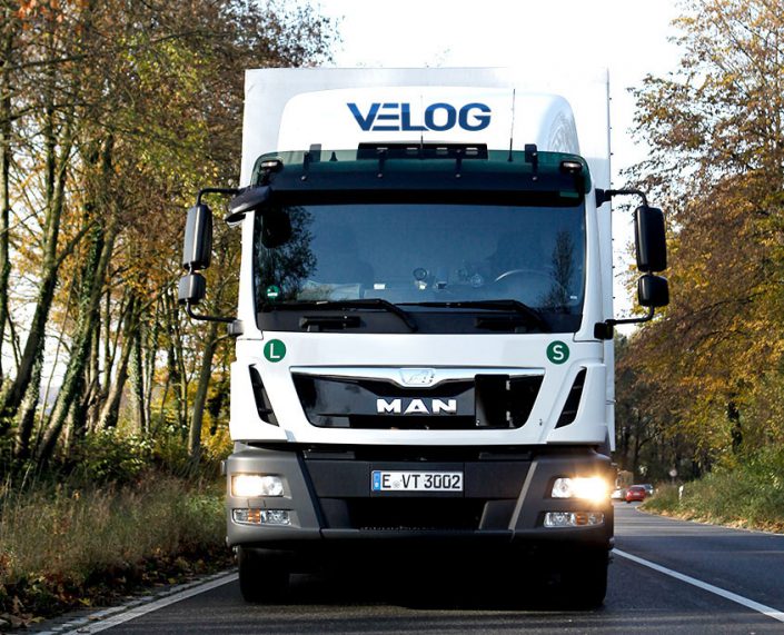 Fuhrpark & Ausstattung - VELOG | Ihr Partner für Transportlogistik
